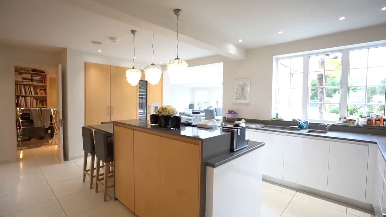 What living in a £6,000,000 London mansion actually looks like