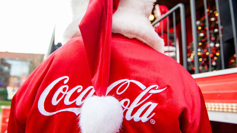 Coca-Cola didn't invent modern image of Santa Claus. Here's how ...