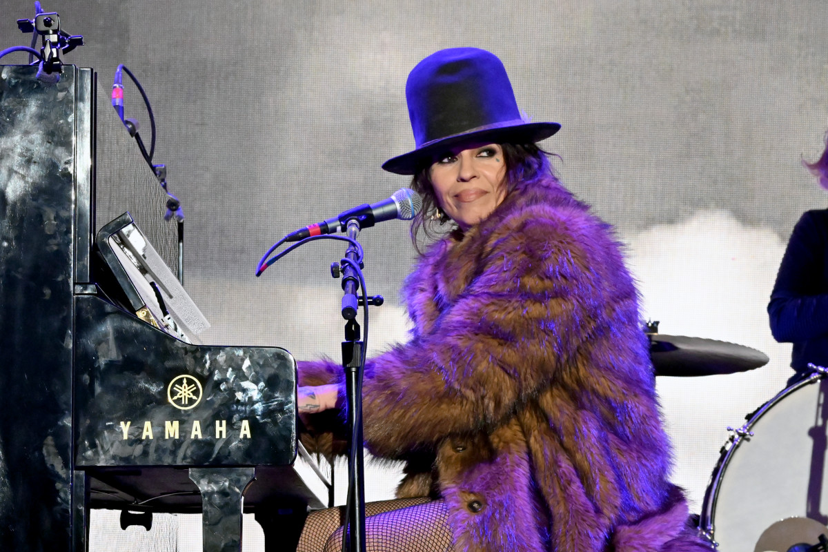 Iconic '90s band teases new song ahead of first album in 33 years