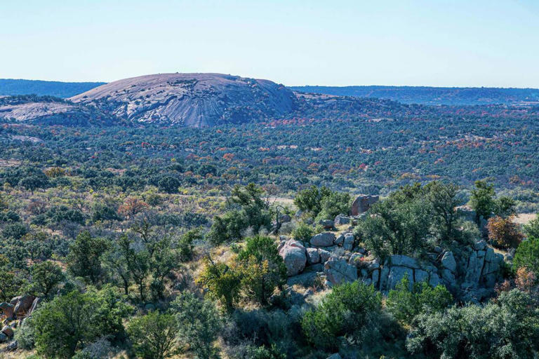 Woman, 81, found dead after getting lost on Enchanted Rock trail