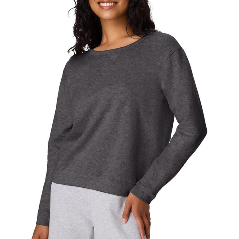 Hanes’ bestselling 'soft' and 'cozy' crewneck sweatshirt is now only $5 ...