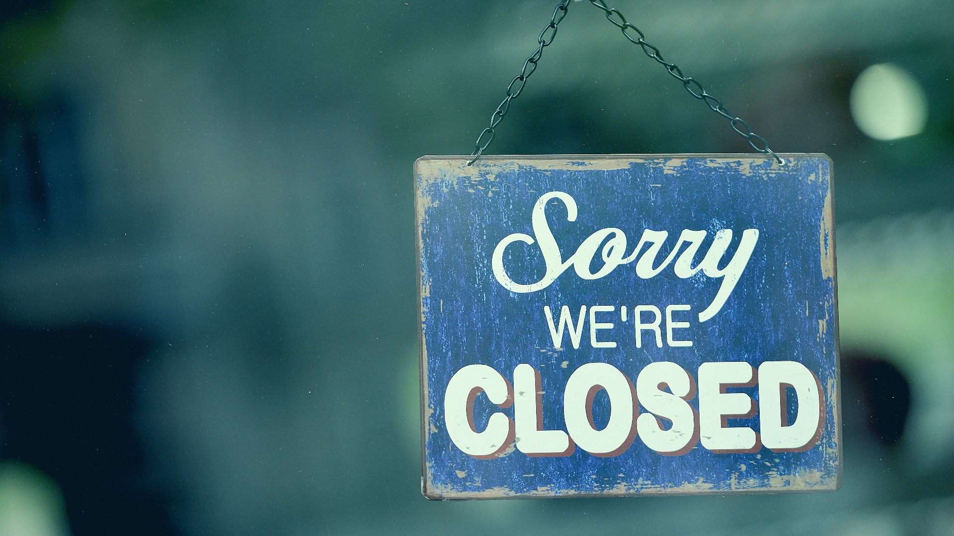 Here's which stores will be open, closed on Christmas Eve and Christmas day