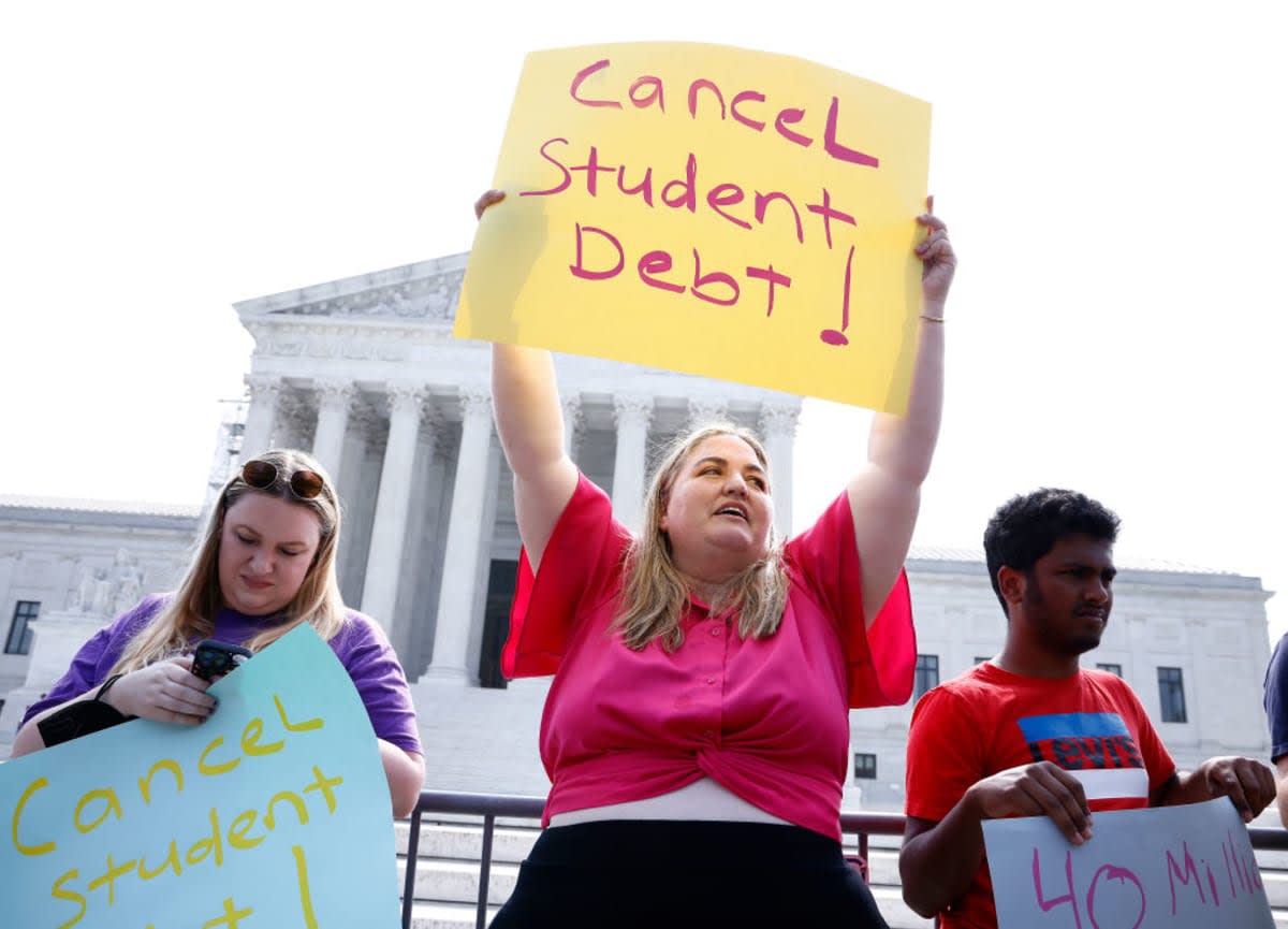 Trump administration to seize wages of student loan defaulters - here ...