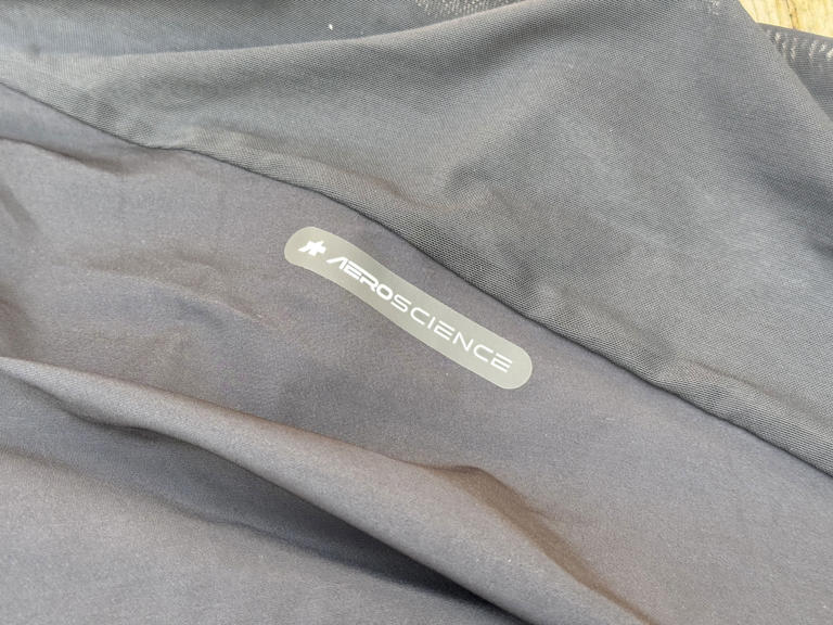 Assos Equipe RS Shell Jersey S11 review: an innovative take on an aero ...