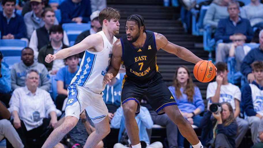 Hubert Davis highlights Henri Veesaar in UNC's win over East Carolina