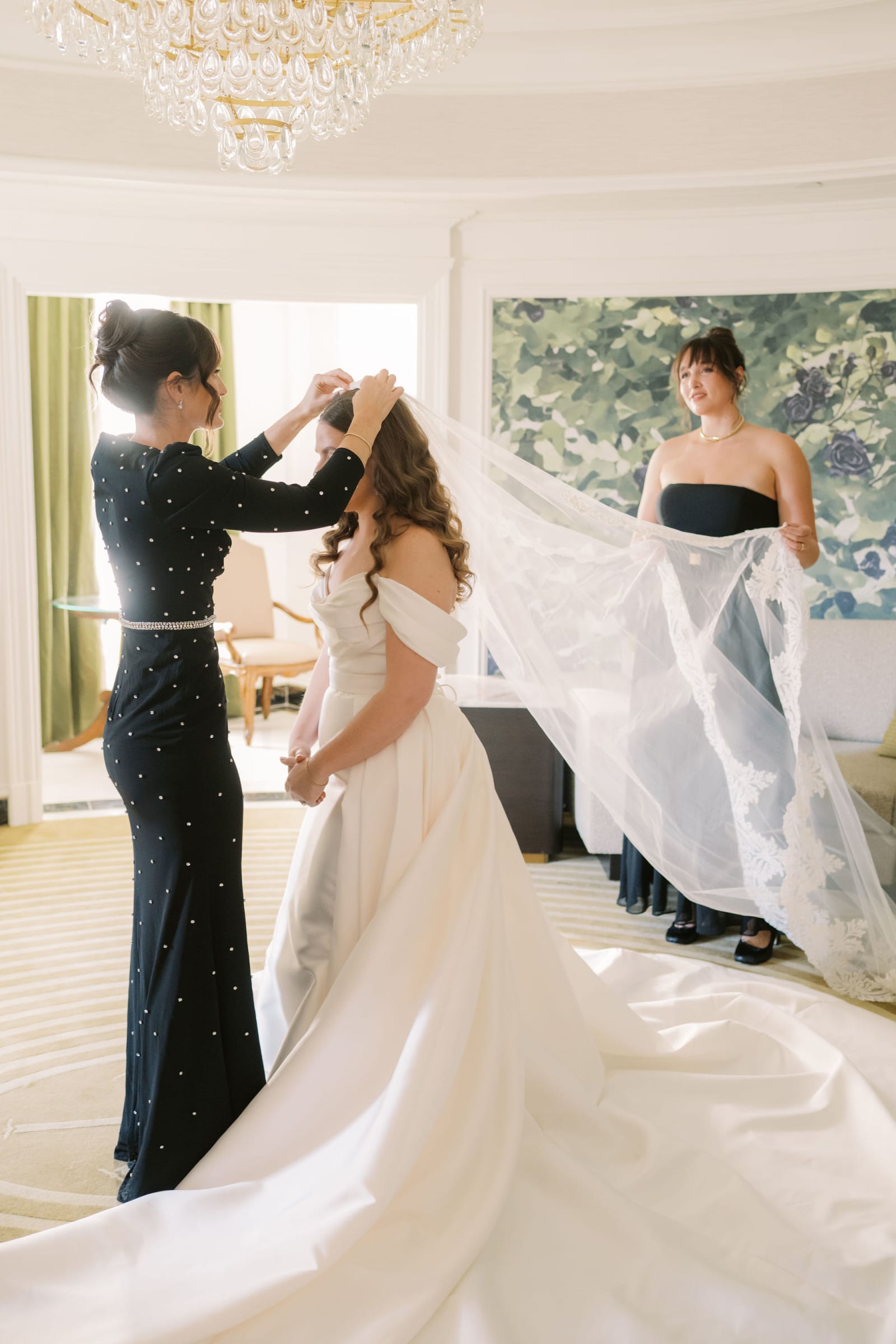 A Christmassy wedding at the Willard