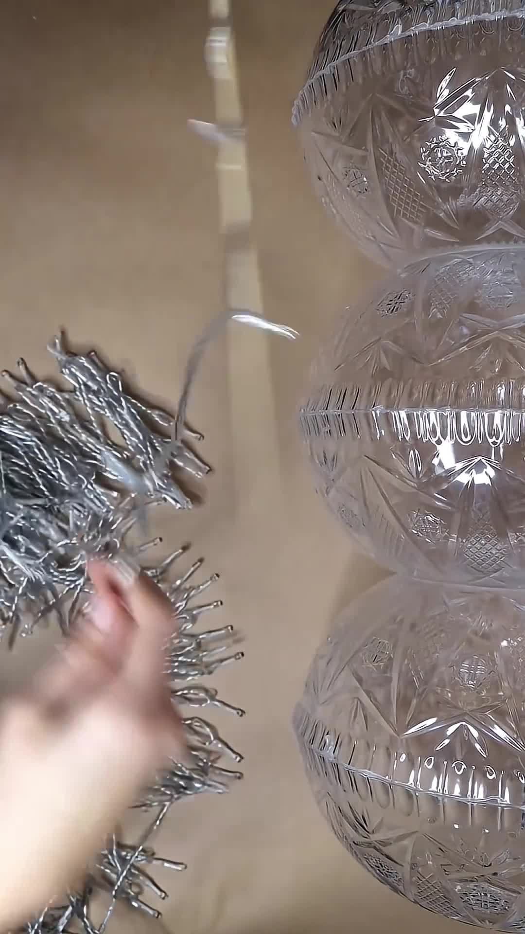 Grab string lights and a Dollar Tree bowl 🎅