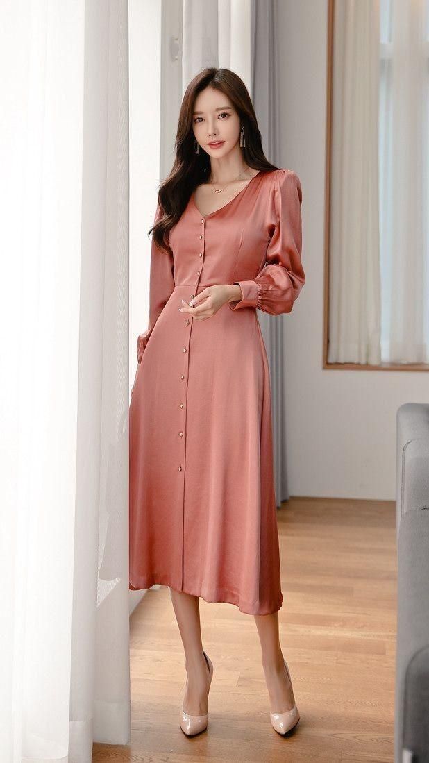 Model baju dress Natal kain polos yang effortlessly stylish!