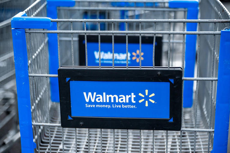 What time does Walmart close on Christmas Eve? All about its different ...