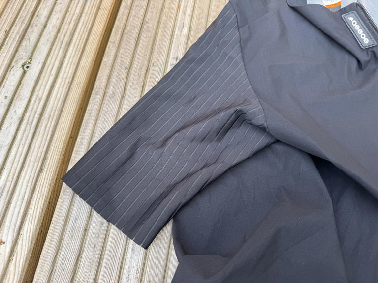 Assos Equipe RS Shell Jersey S11 review: An innovative take on an aero ...