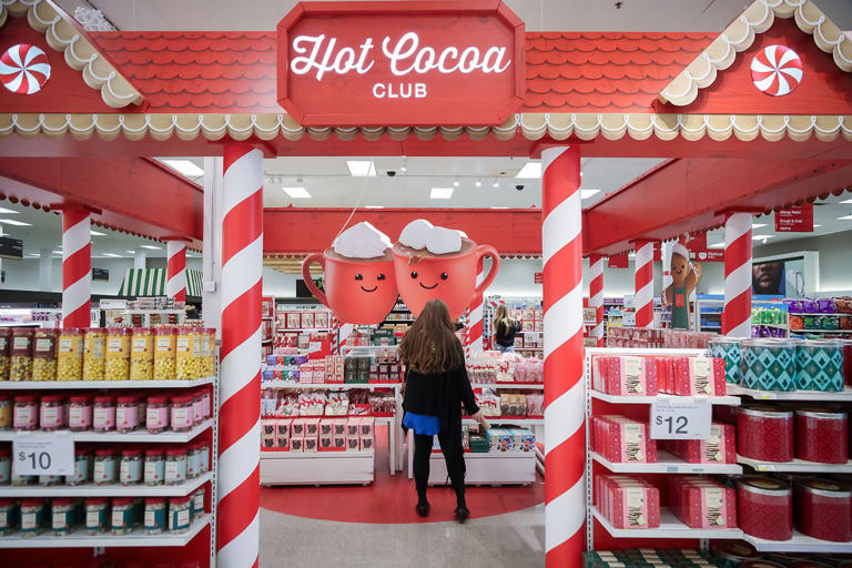 What time does Target close on Christmas Eve? All about the store's ...