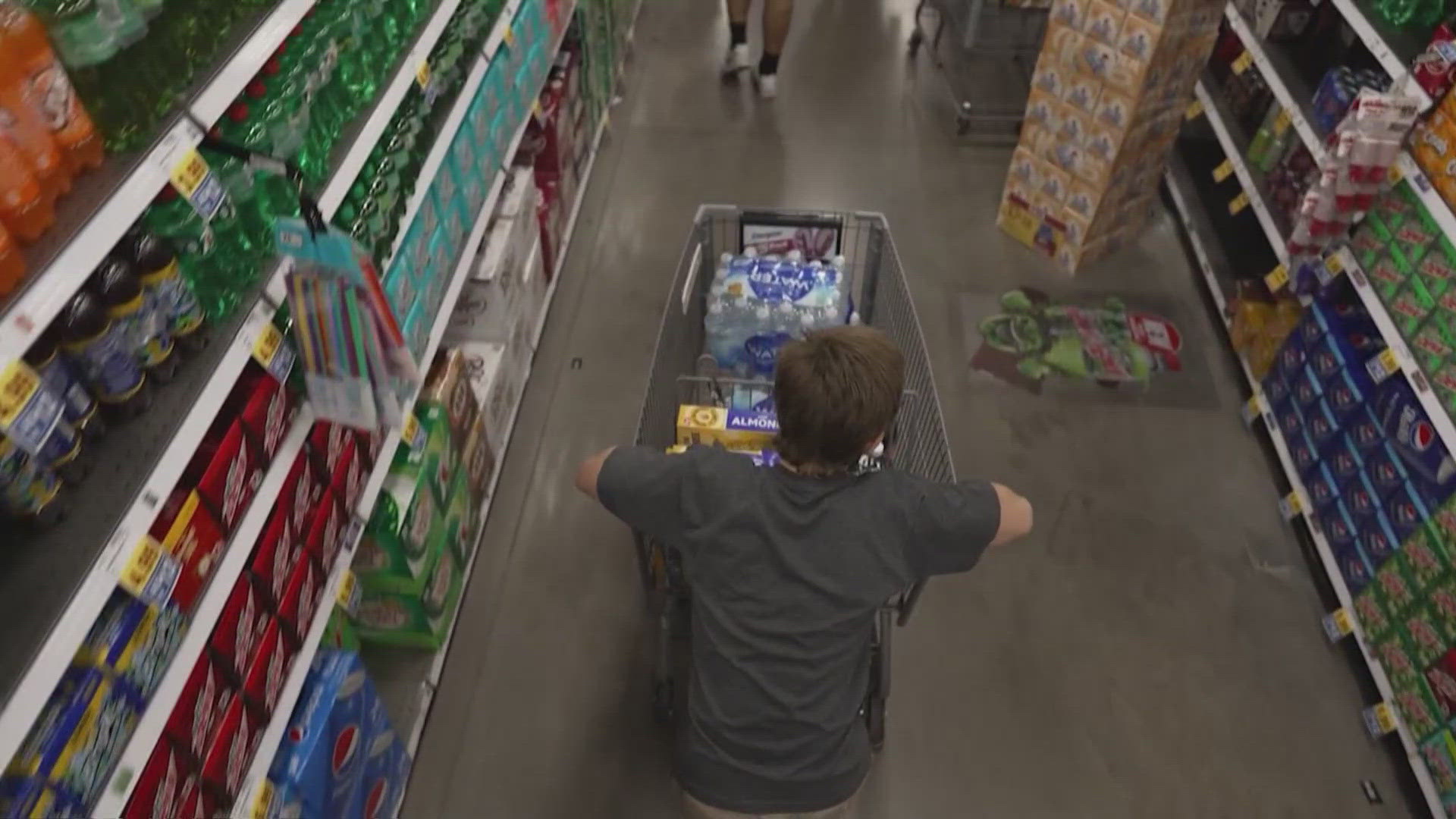 Economy unexpectedly expanded last quarter