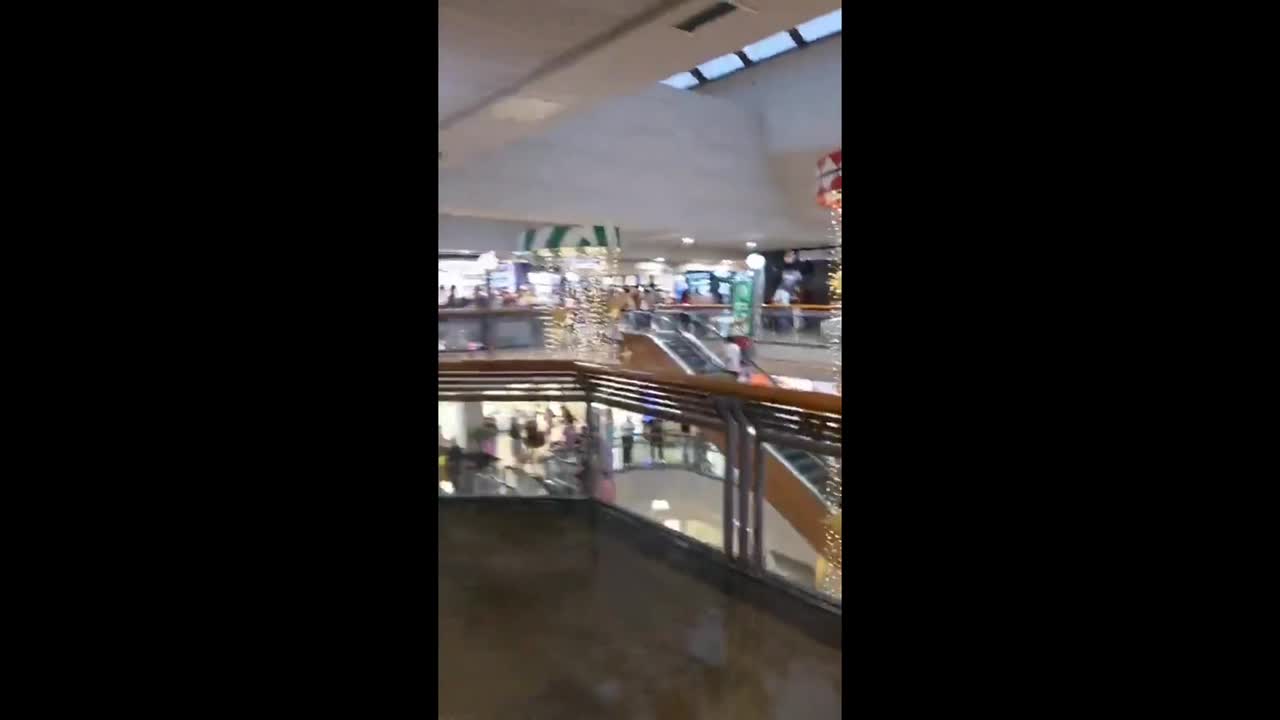 Chaos inside Buenos Aires’ Unicenter mall as fierce AMBA storm ...