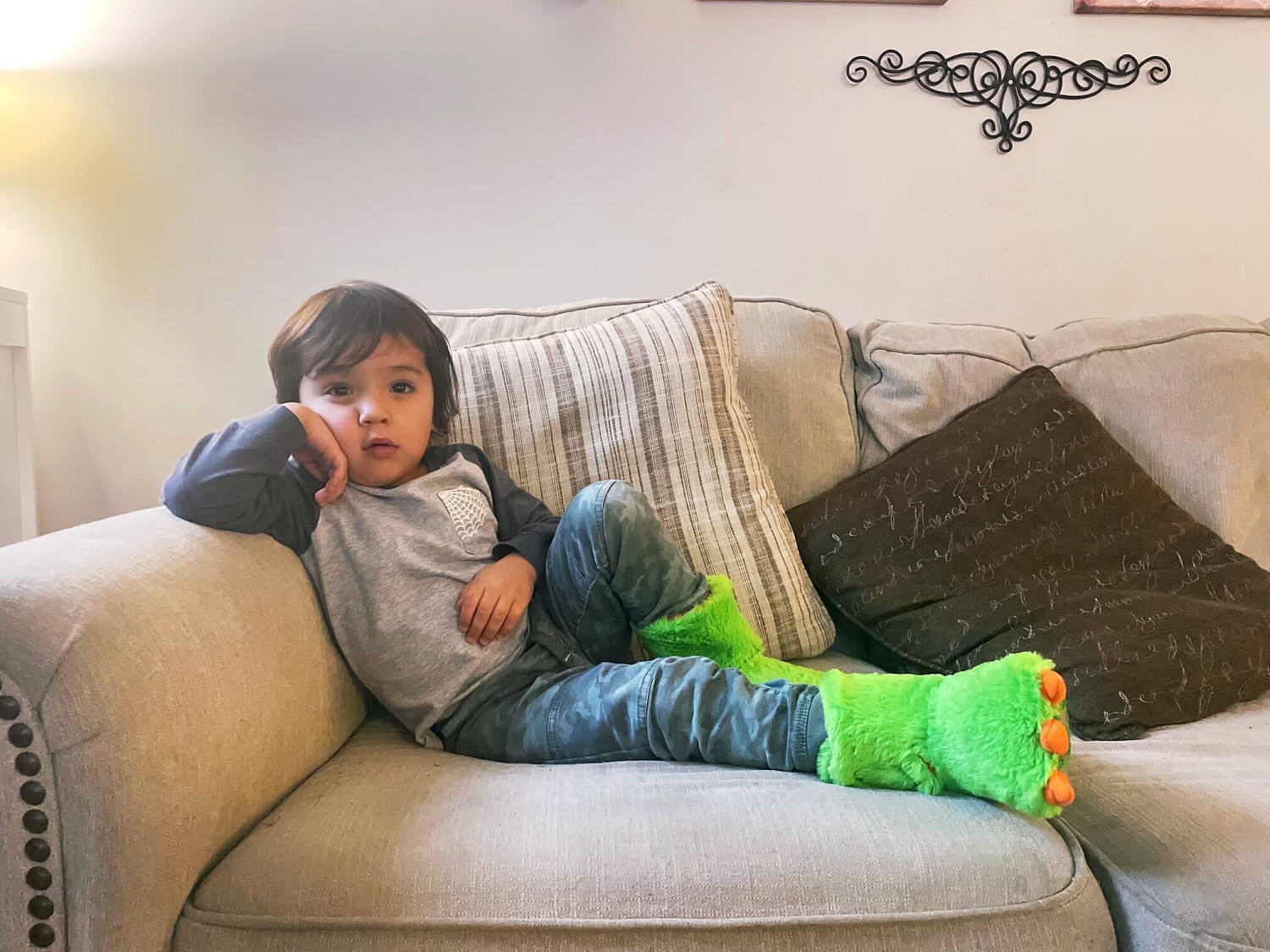 This 4-year-old had the best reaction to being woken up on Christmas ...