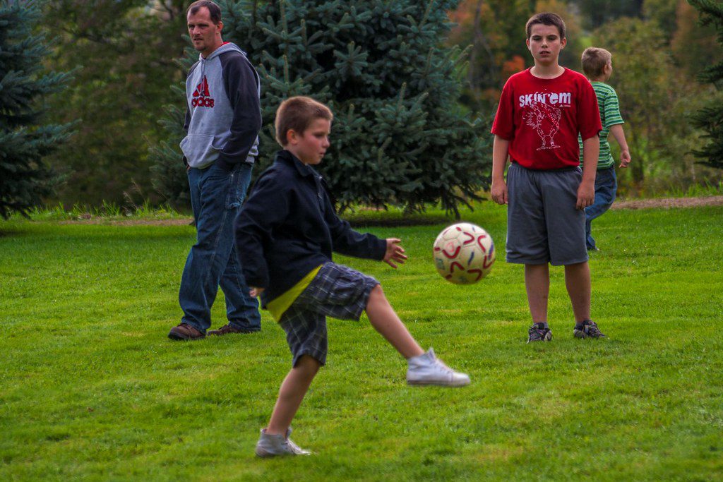 7 childhood games played without screens