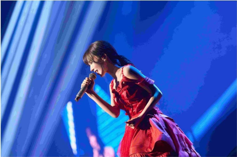A voice from heaven: K-pop star Wendy of Red Velvet wows fans at first ...