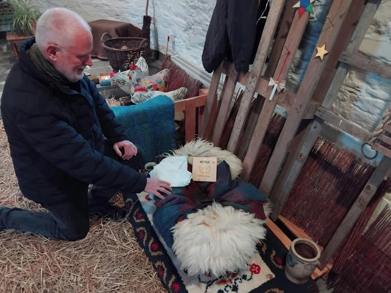 Federvieh in Lohmarer Kapelle: Diese Riesen-Krippe macht die ...