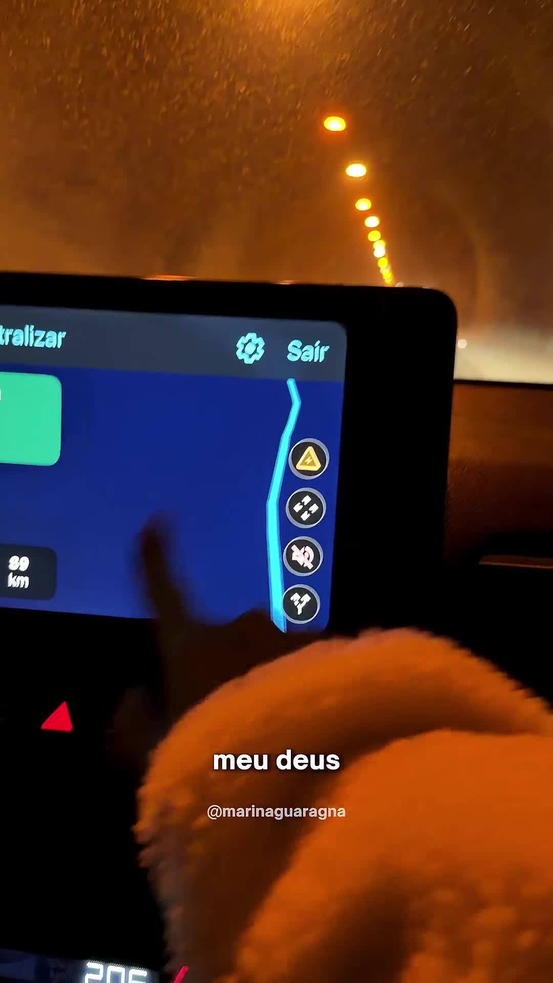 Dirigindo pelo túnel submarino da Islândia: uma aventura inesquecível!