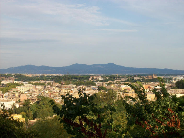 Living near Italy’s volcanoes: Etna, Vesuvius and island towns