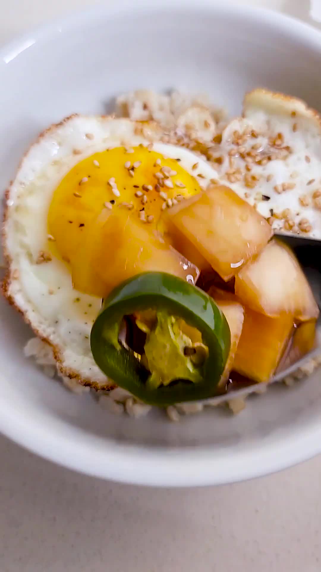 Egg rice bowl breakfast routine!