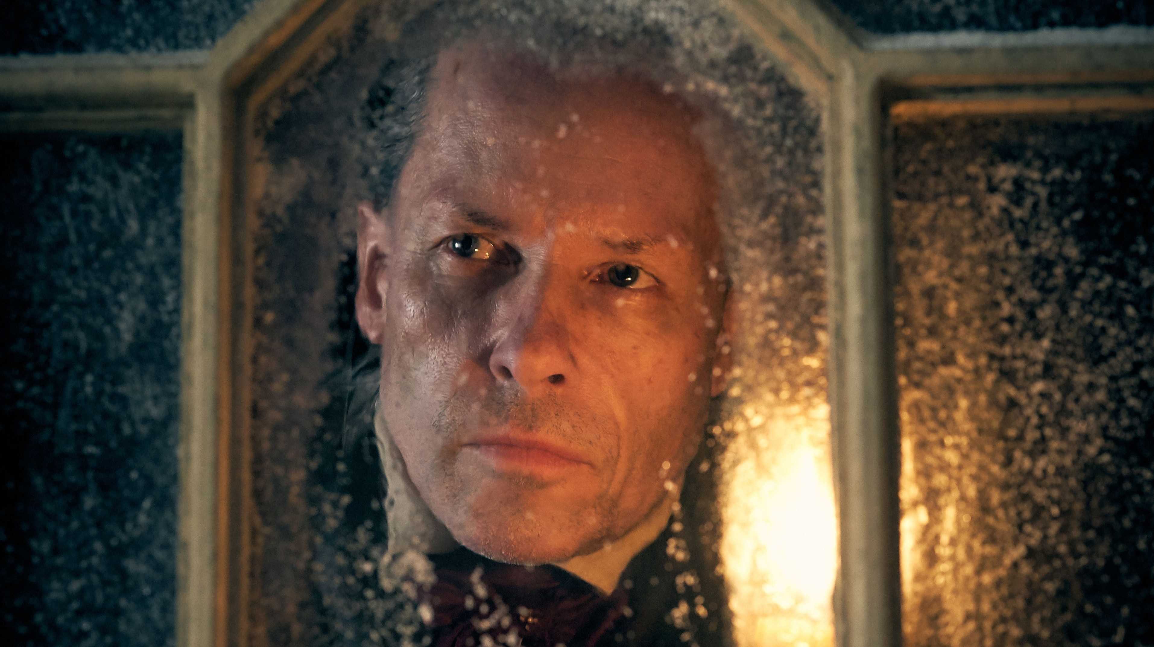 Guy Pearce's outstanding Scrooge performance in FX's A Christmas Carol