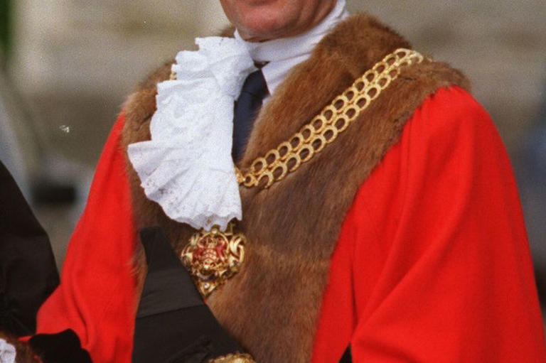 Tributes to 'Mr Athletics' and ex-Gloucester mayor Terry Haines after death