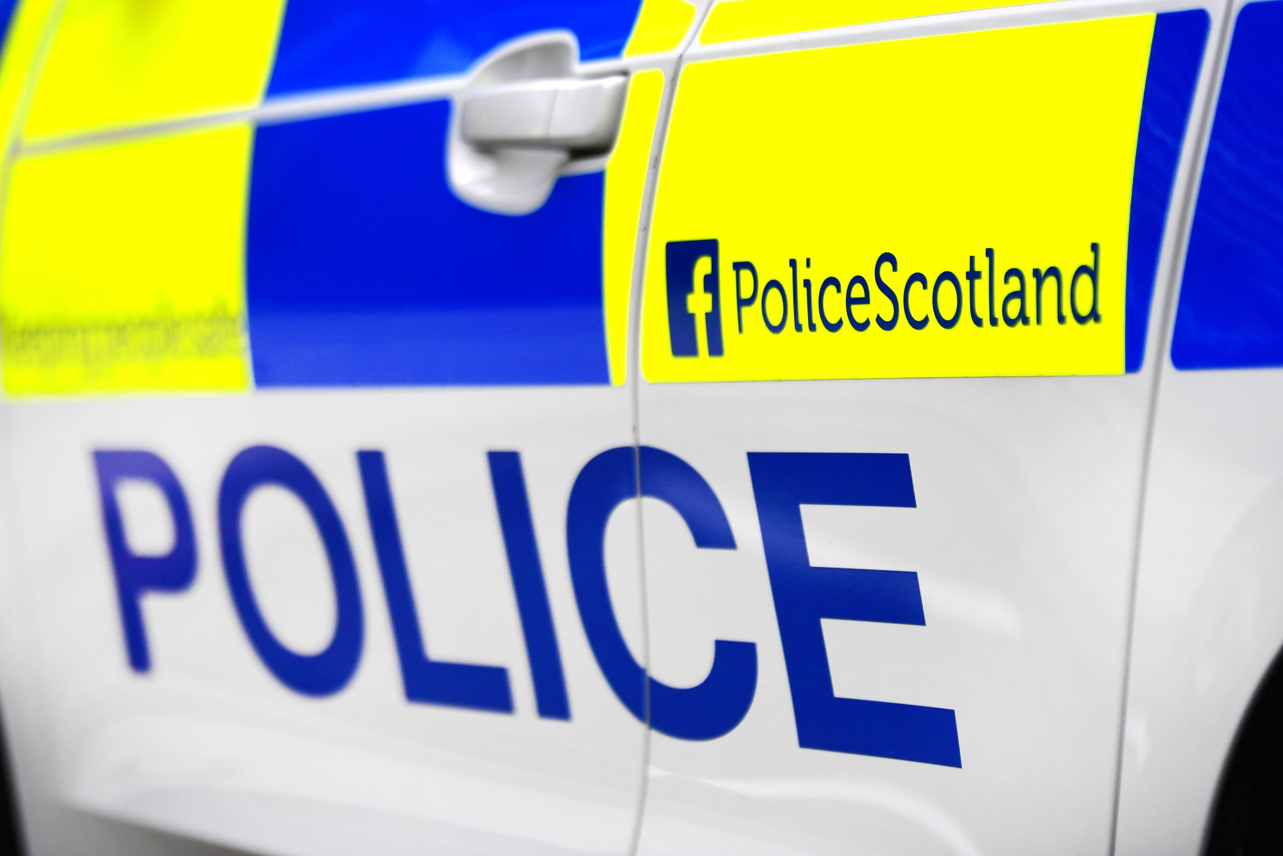 Daylight Midlothian robbery and assault sees personal items and a three ...