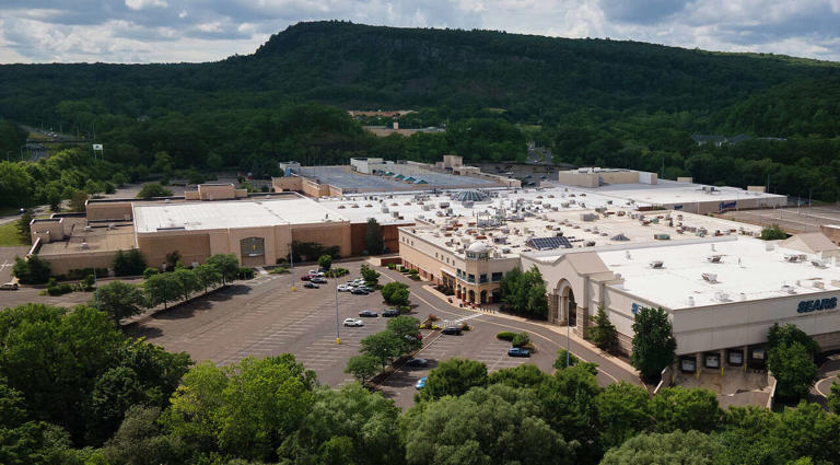 Women's clothing retailer Torrid closing at Meriden Mall