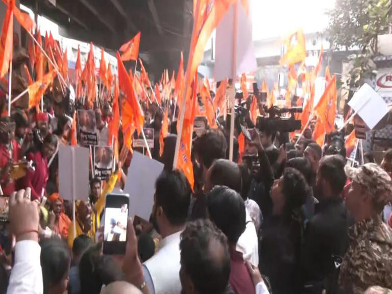 Protests erupt at Bengal land ports over atrocities against Hindus in ...