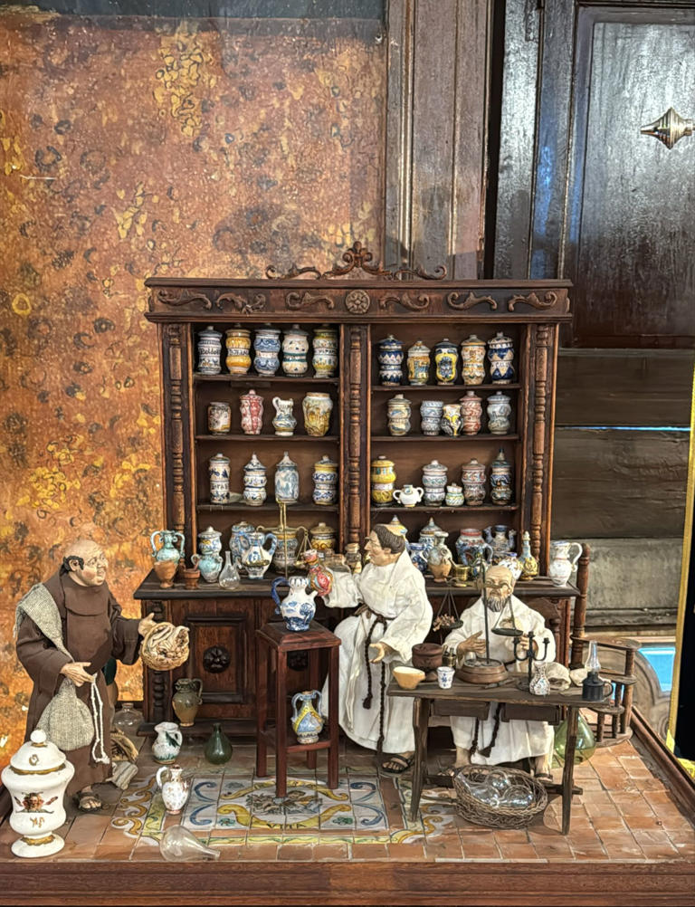 Medici e malati di lebbra tra i pastori, è il presepe delle arti sanitarie