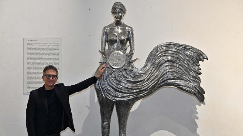 Napoli, ecco la sirena Parthenope. Lello Esposito: "La statua ...
