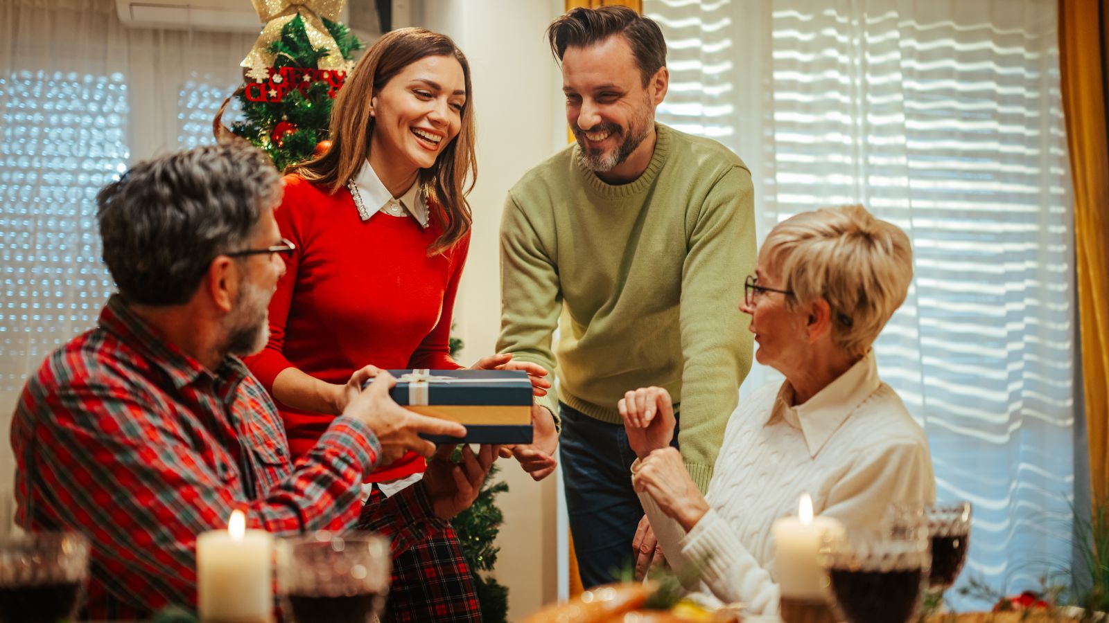 « Pas de téléphone à table » : ces bonnes manières oubliées qu’on ...