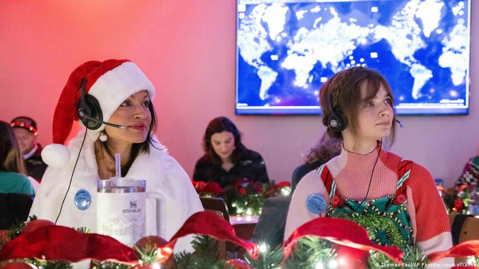 Christmas: Christians celebrate, NORAD tracks Santa's route