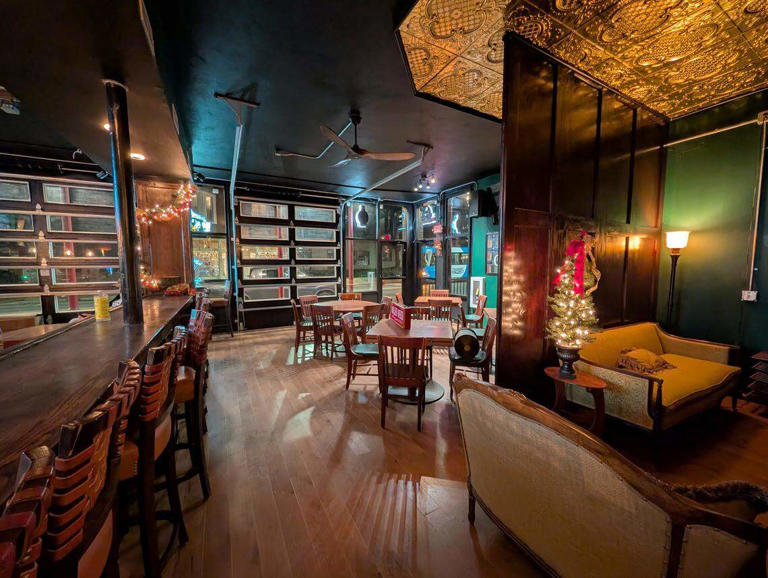 Sláinte! Belleville's long-awaited Irish pub welcomes first customers