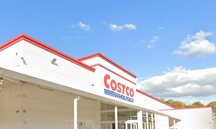 Avoid Costco Liverpool says influencer as video shows huge Christmas queues