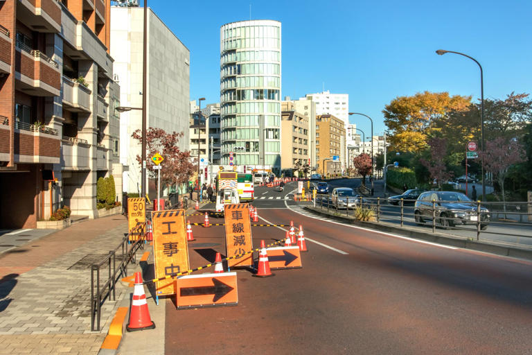 「幅員減少」だと思ってない? 似ているけど違う“道路標識”の見分け方