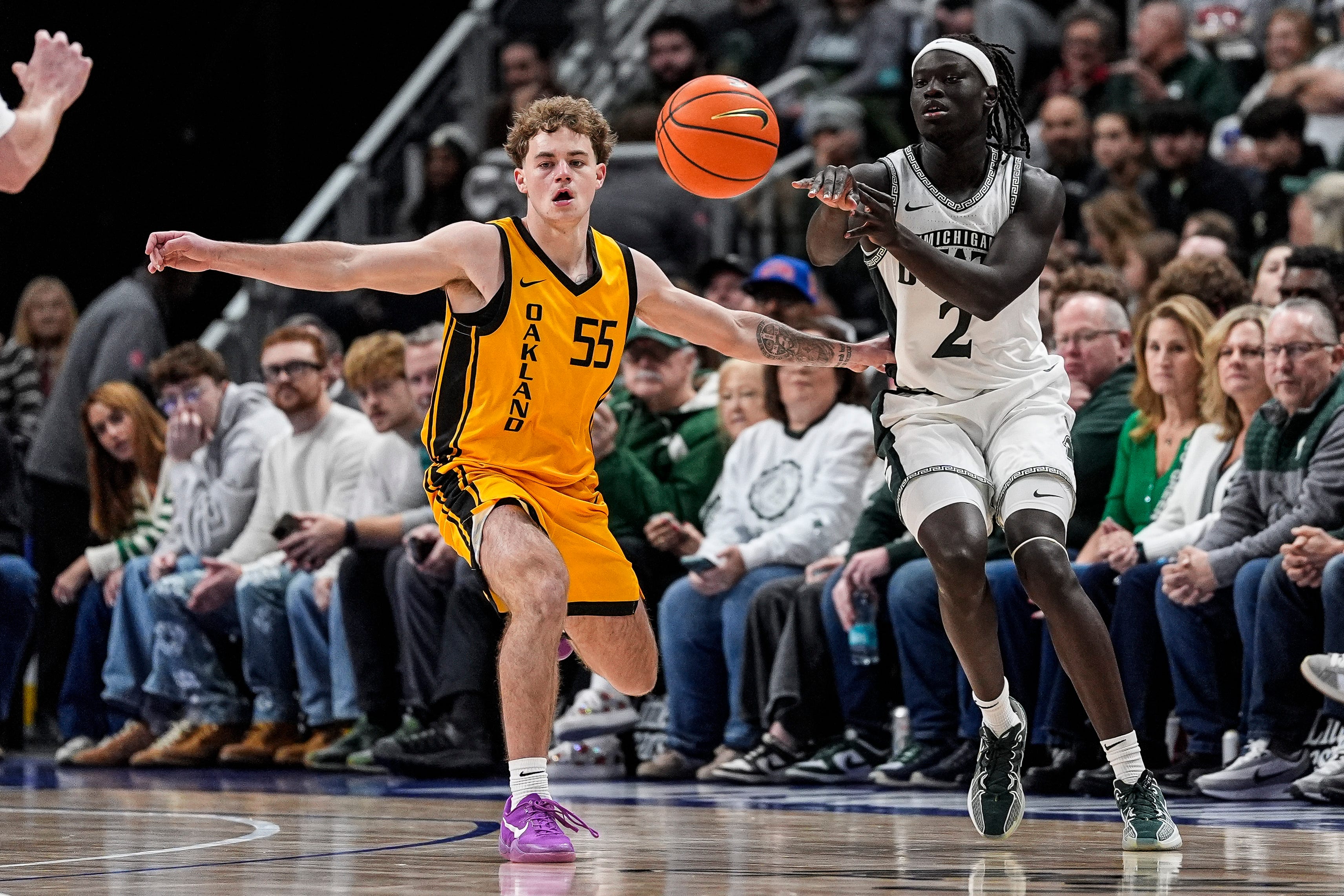 Tom Izzo tinkering with Michigan State basketball lineup