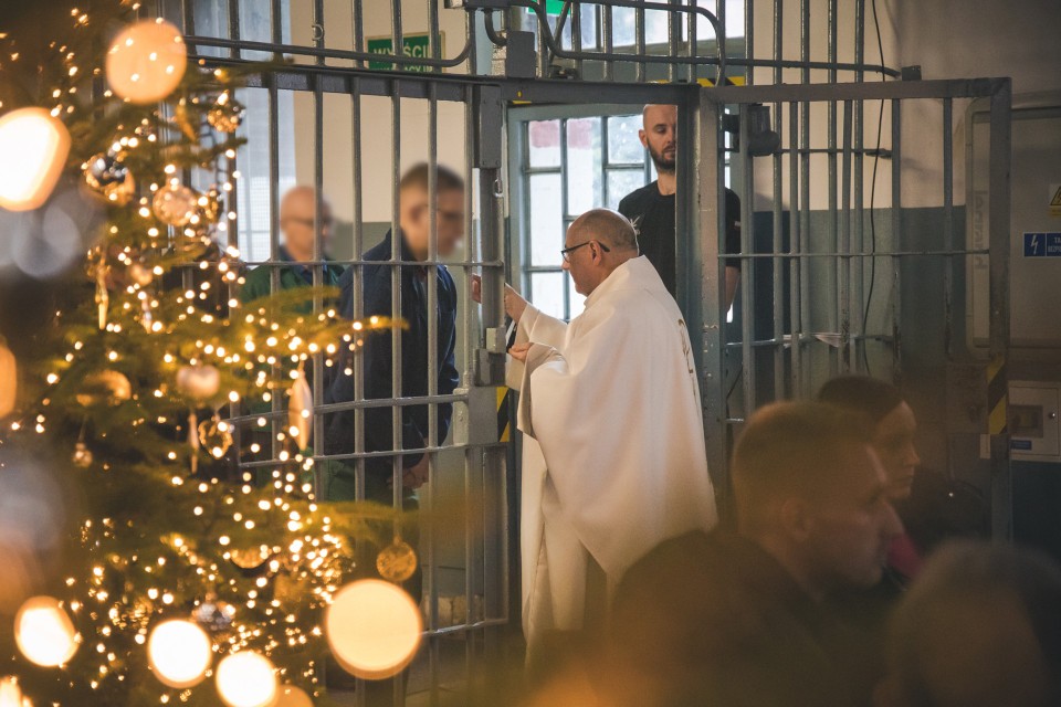 W Zakładzie Karnym nr 1 we Wrocławiu już po pasterce. Osadzenie ...