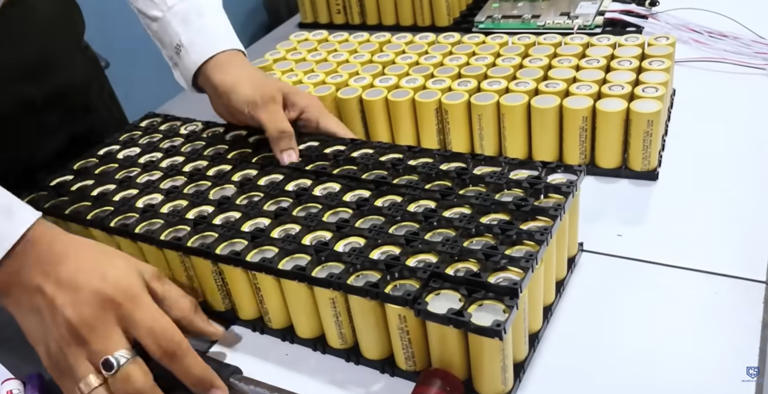 From junkyard to genius: Surat students build India's first AI ...