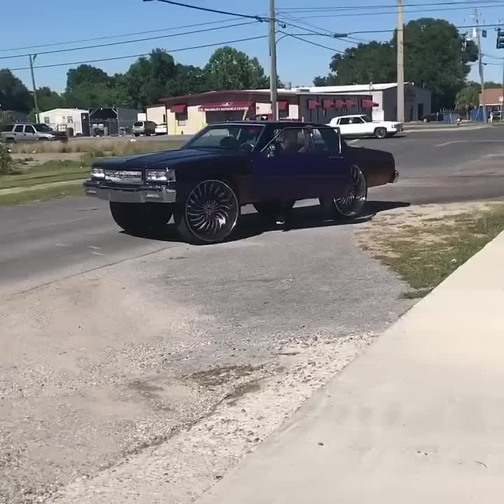 Outrageous 2-door Chevy box on 32's Forgiatos