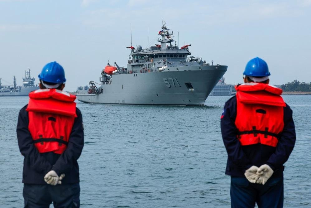 What happens if Taiwan, Ukraine go under?