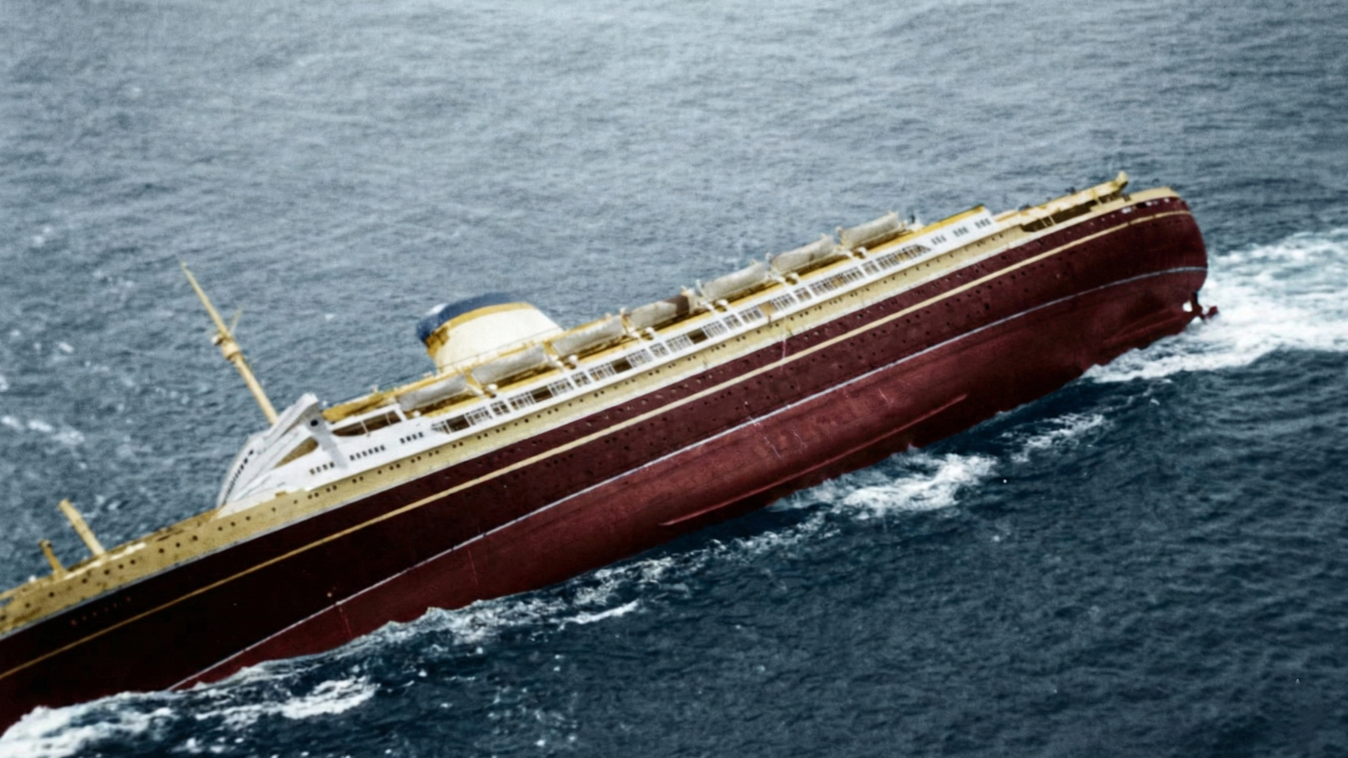Captured on camera: The final moments of famous ship