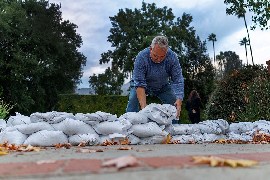 NWS: 'Dangerous scenario is unfolding,' Los Angeles braces for rare ...