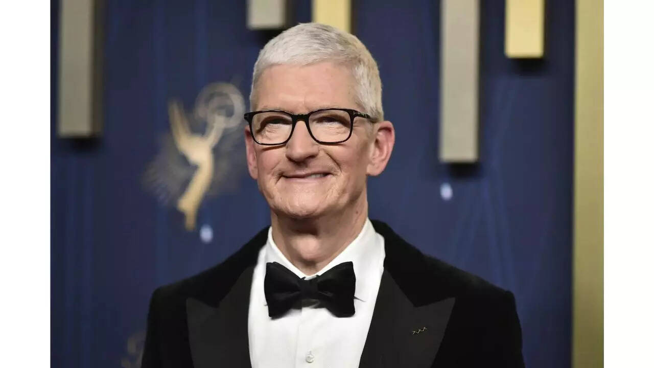 Nike shares rise 4% as Apple's Tim Cook doubles personal bet on CEO ...