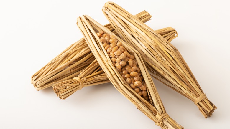 What is natto and what does it taste like?