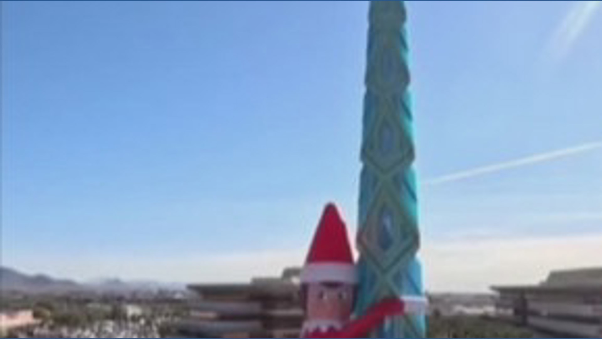 Giant elf spotted in Scottsdale, Arizona