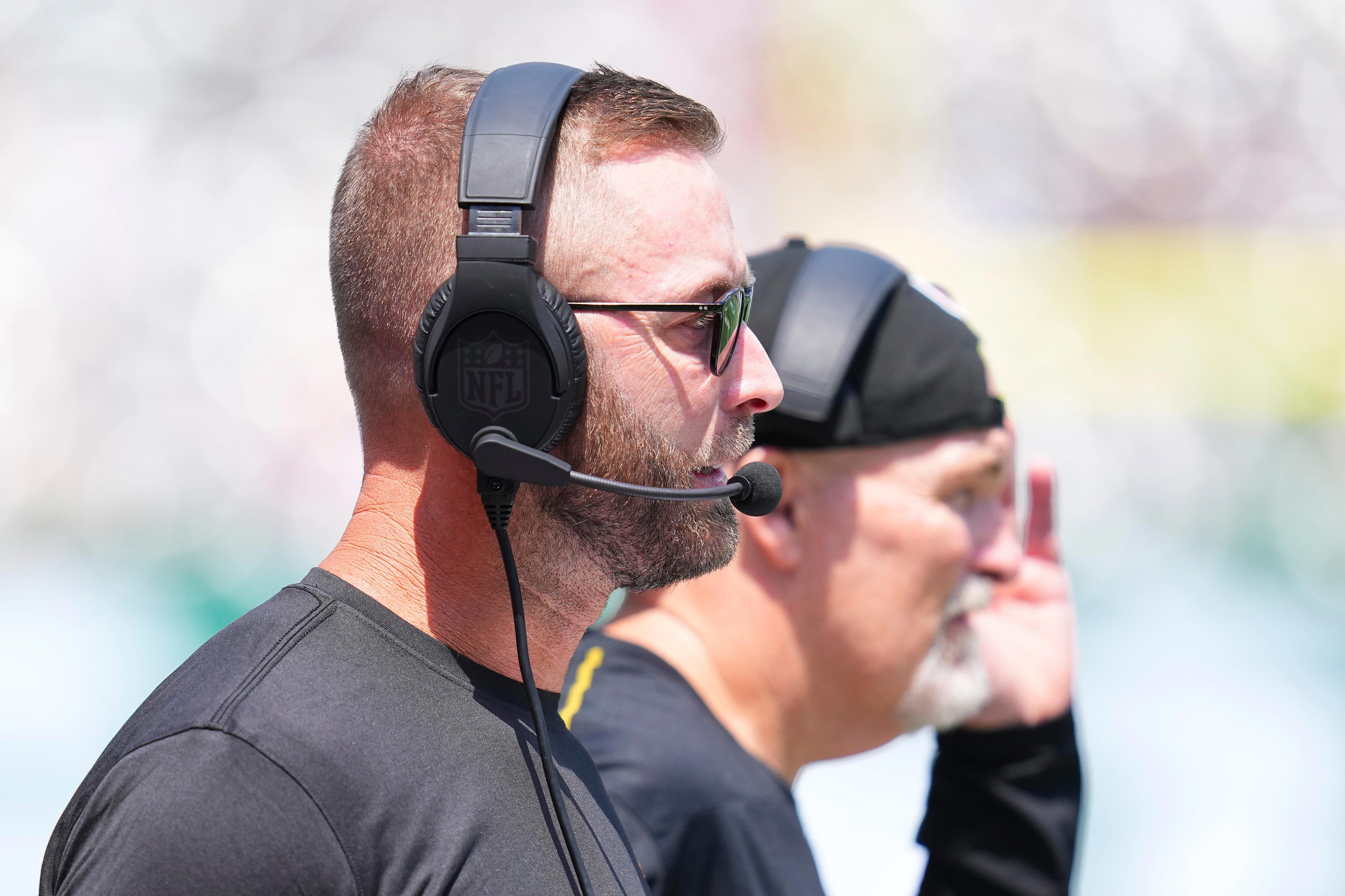 Commanders OC Kliff Kingsbury ends Sam Hartman talk