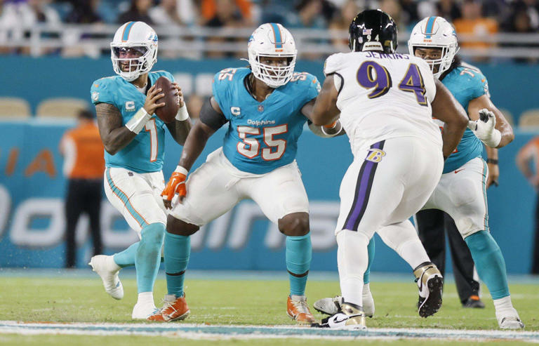 Dolphins center Aaron Brewer sidelined by injuries