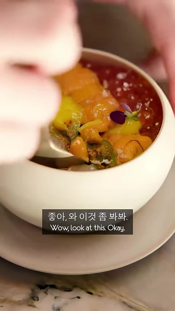 British foodies try Oiji Bowl: Korean culinary masterpiece review!