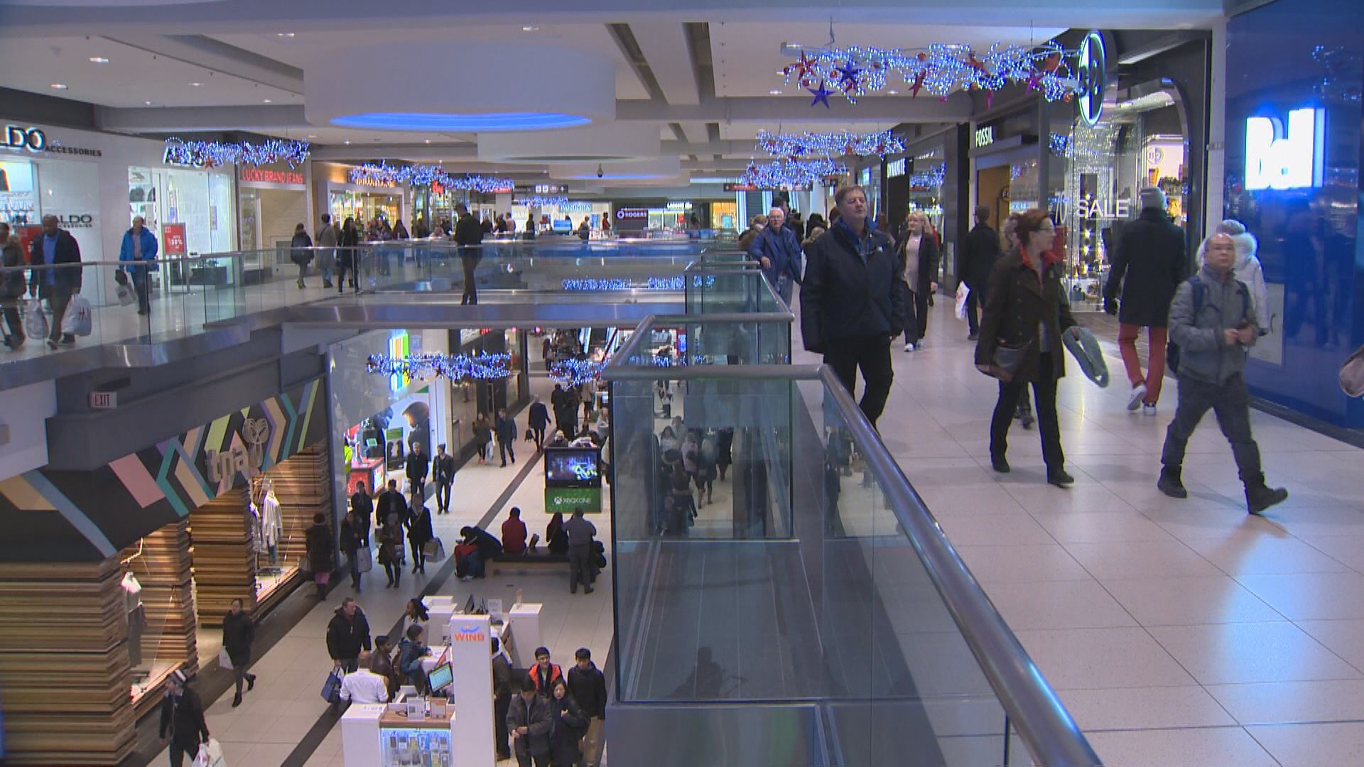 Business matters: Holiday spending climbs across Canada